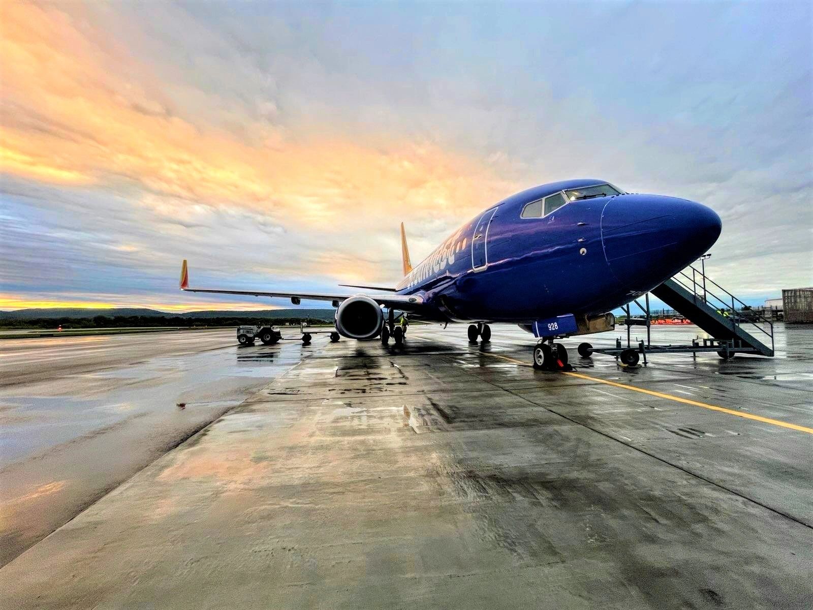 Contact | Reading Regional Airport