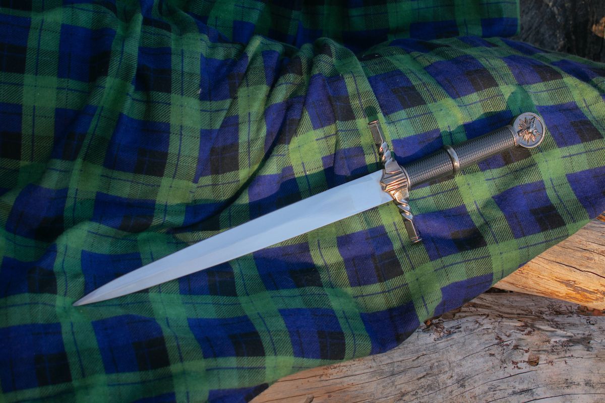 15 3/4" Wolf Head "Witcher" Dagger