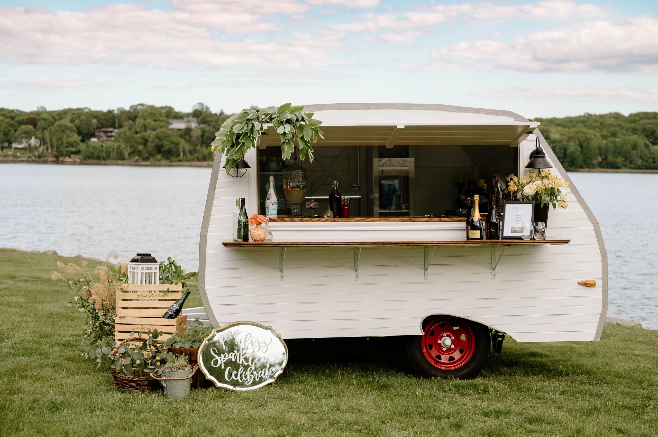 Bubble Bar - Mobile Bar, Catering, Wedding Catering