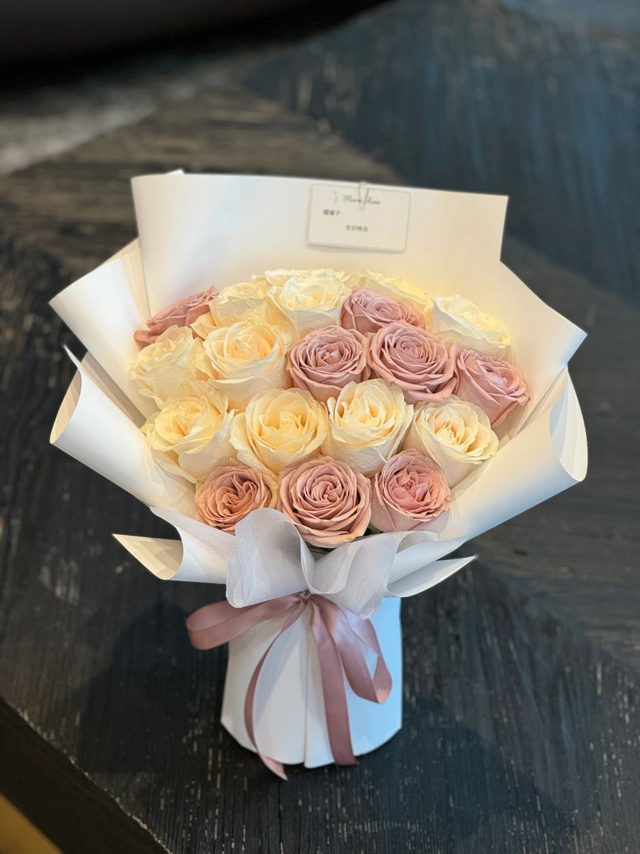 19 Cappuccino & Vendela Rose