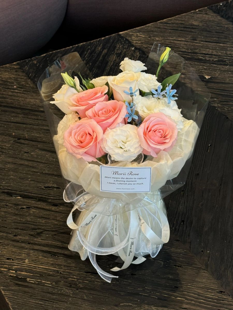 Lisianthus &Saga Pick Rose & Vendela & Blue Daze