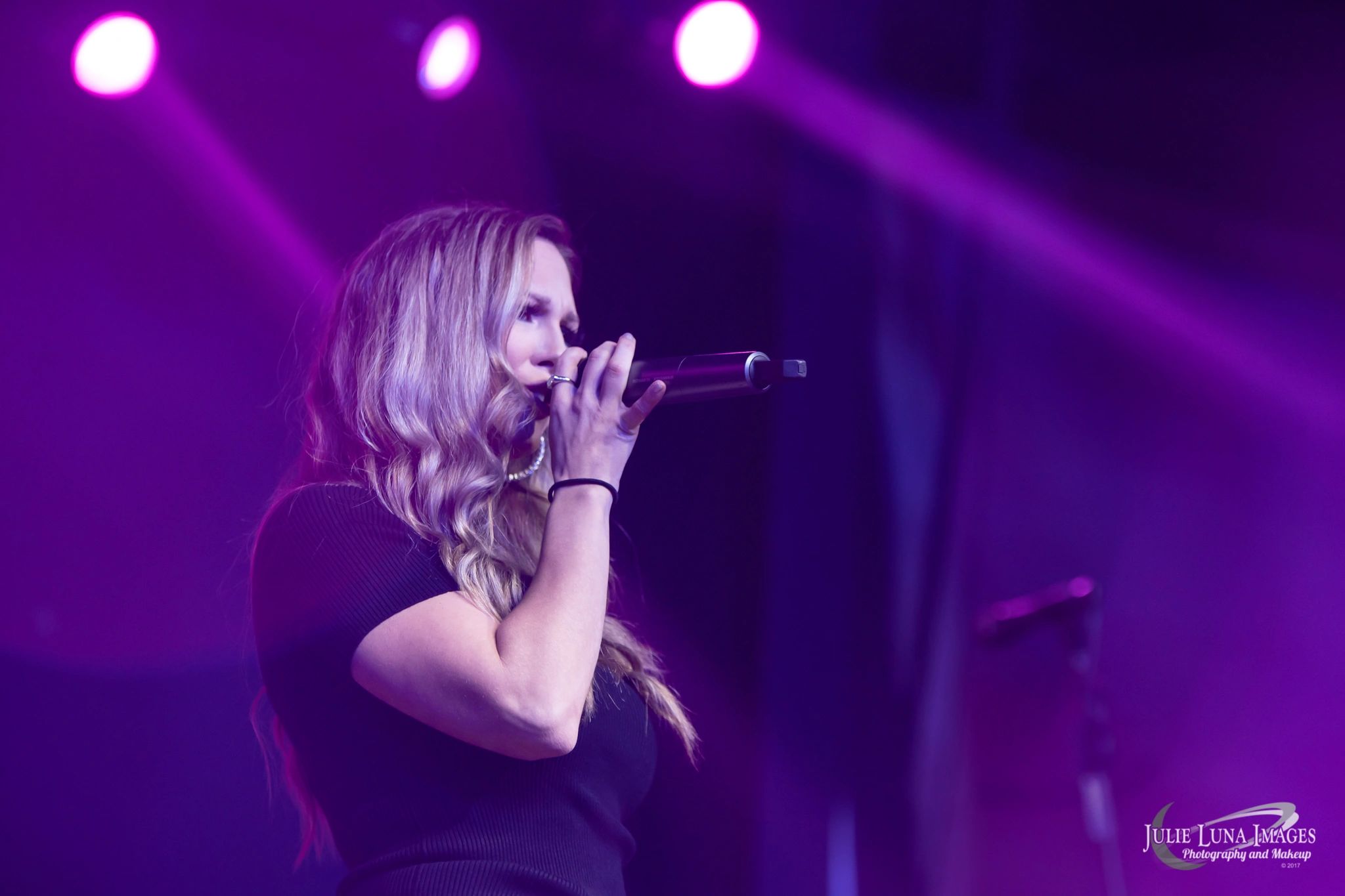 Heather Rayleen - Country Artist, Singer