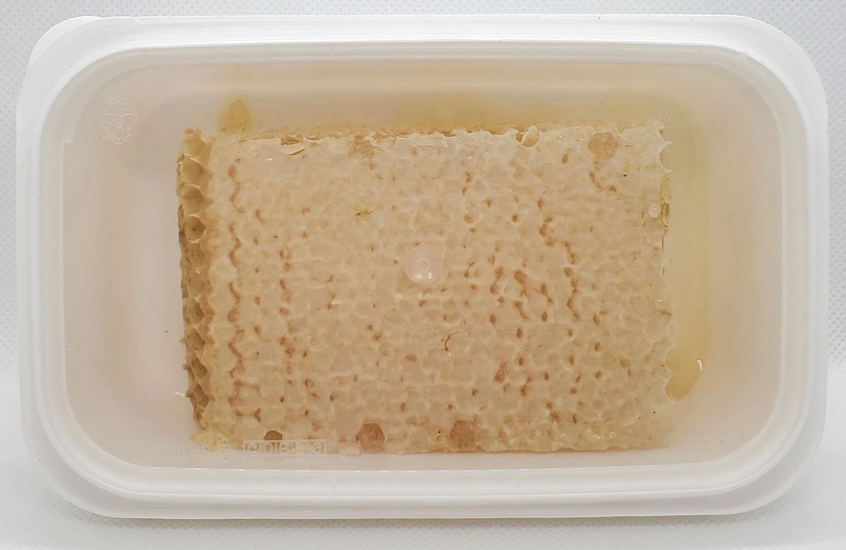 PURE HONEYCOMB APPROX 250 +GRAMS (8-10 OZ)
