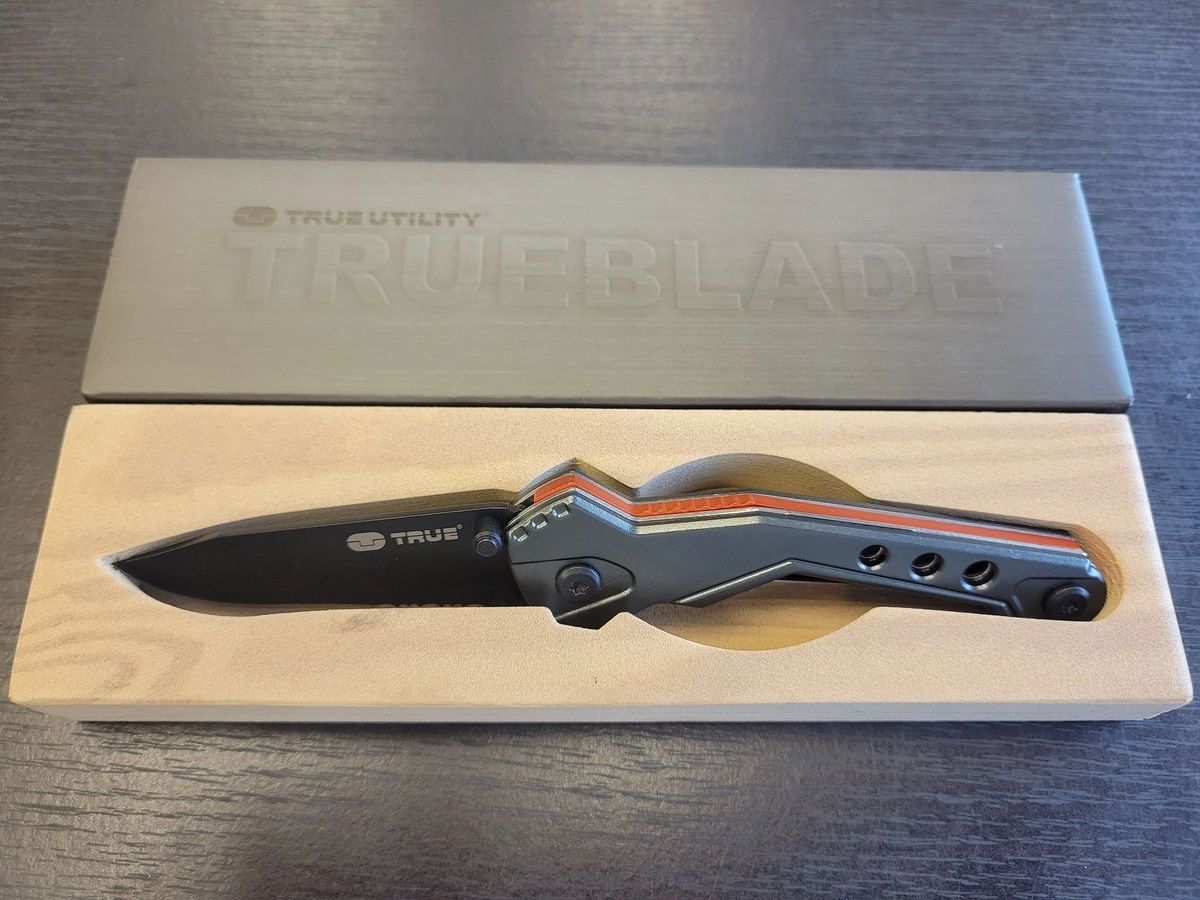 TRUEBLADE folding pocket knife with thumb assist open