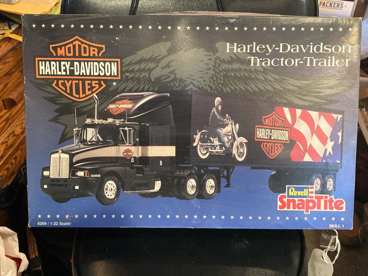 Harley-Davidson Tractor-Trailer Model Kit