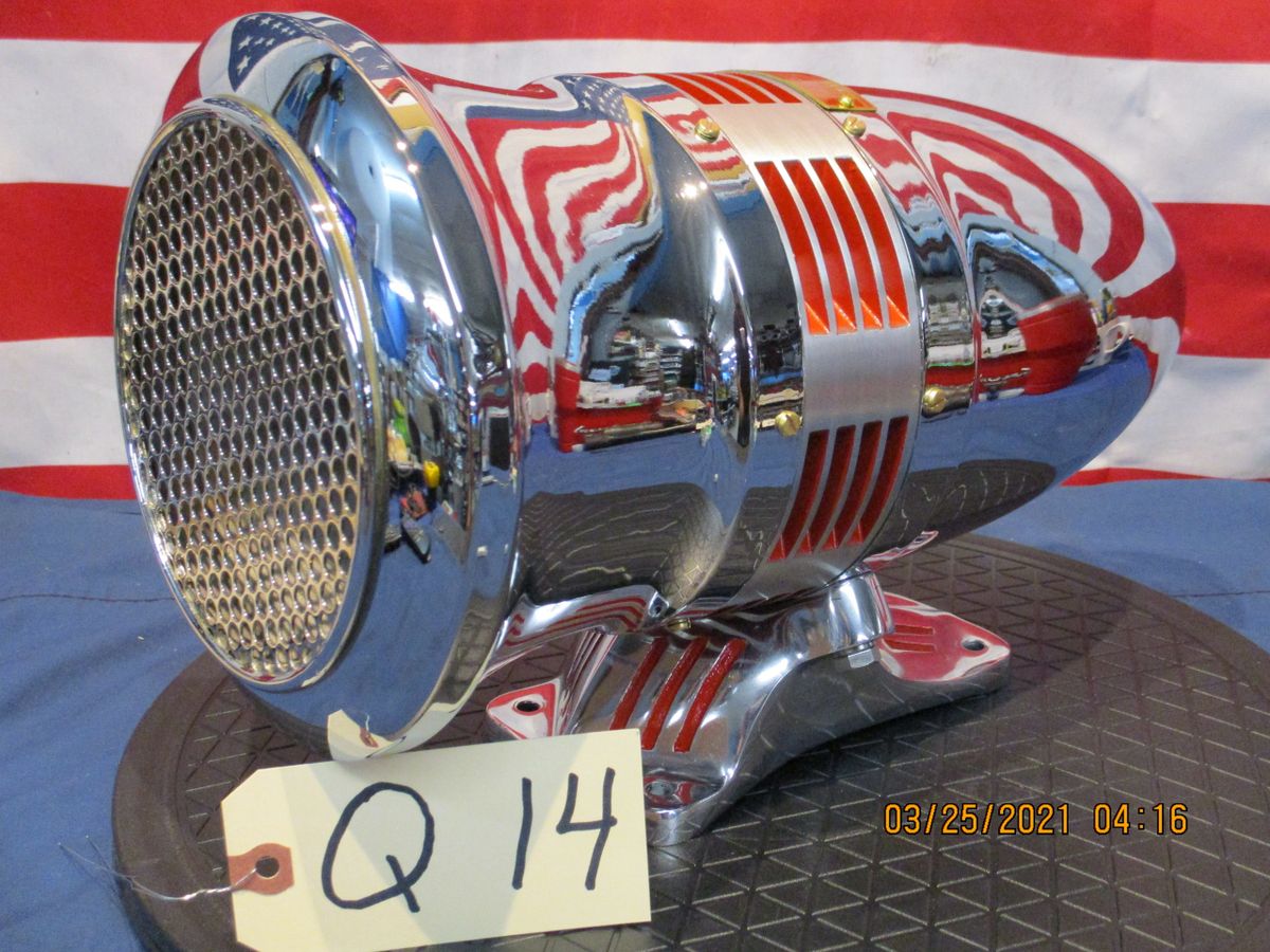 Q14 Sterling Model 20 Free Rolling Siren 6 Volt with Grille Front