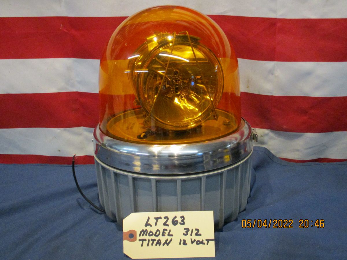 LT263 Federal Model 312 TITAN Light 12 Volt DC with Amber Plastic Dome