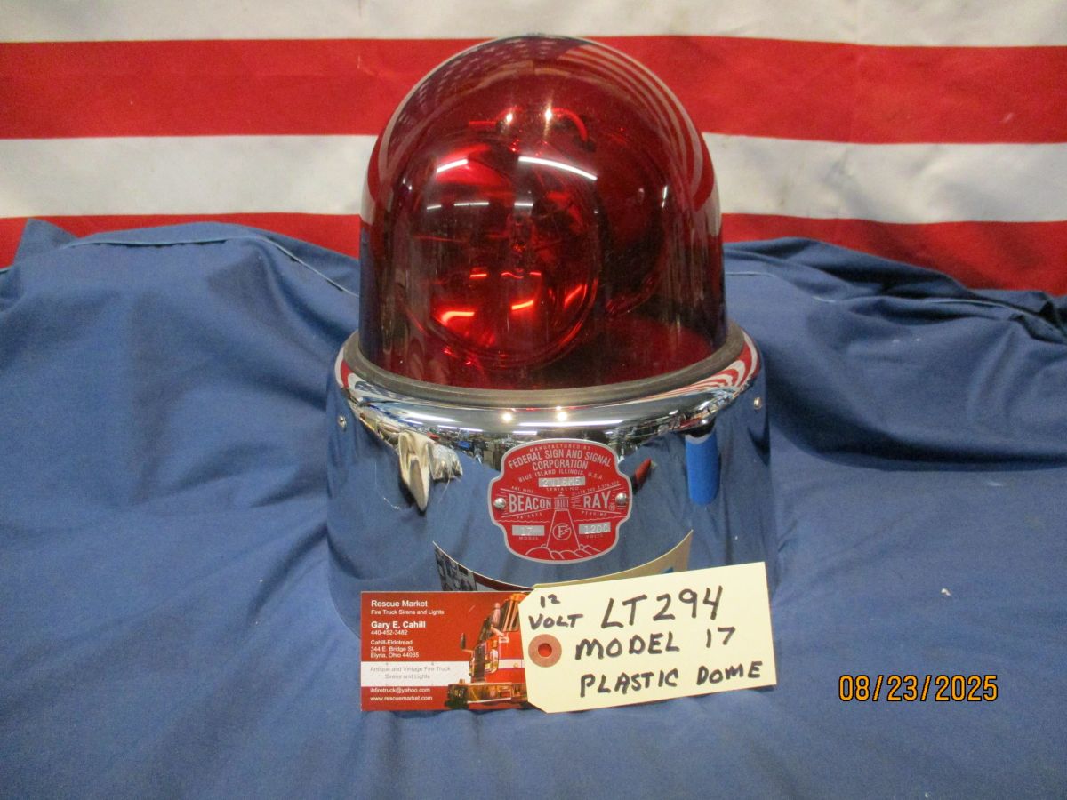 LT294 Federal Model 17 Light 12 Volt Small Diameter Red Plastic Dome