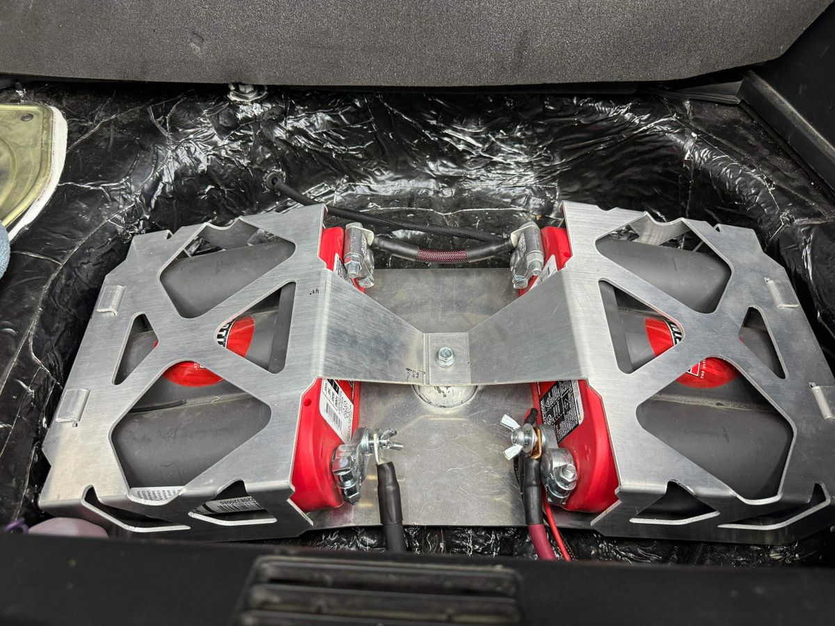 Battery mount for twin 6v Optima