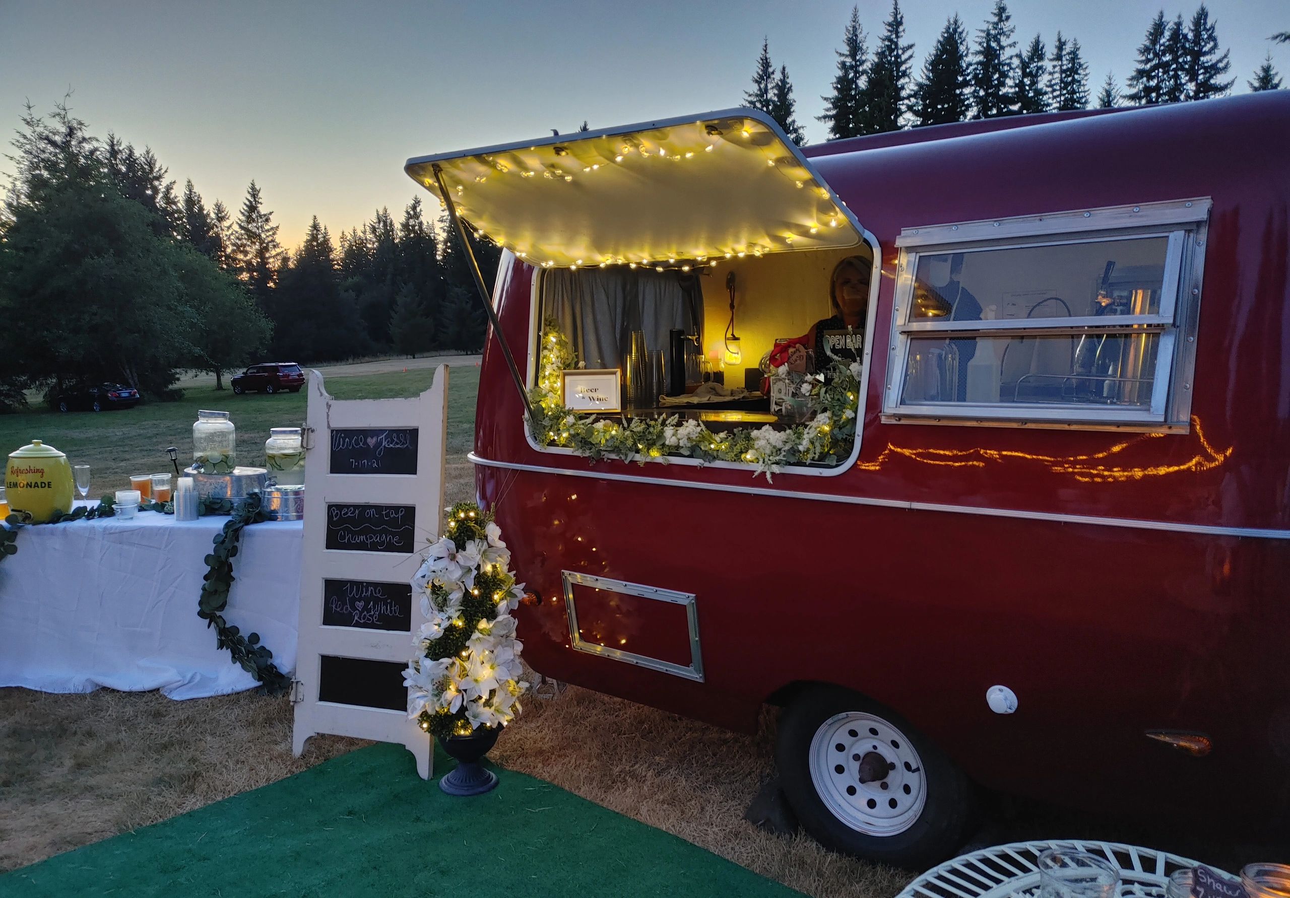 GG'S SIN WAGON LLC - Mobile Bartending, Weddings, Beer Cart