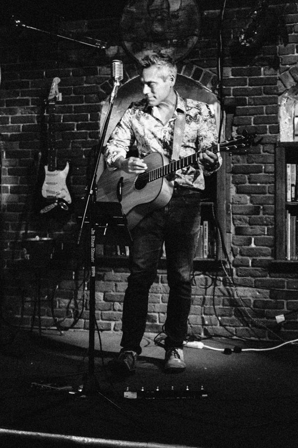 Singer, Classic Rock, Solo Acoustic Musical Entertainment at Bars ...