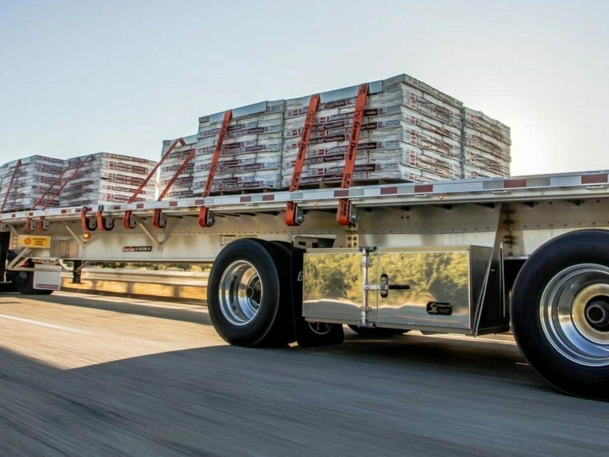 MOEBIUS 1304 F/S 48 FT FLATBED TRAILER MODEL KIT