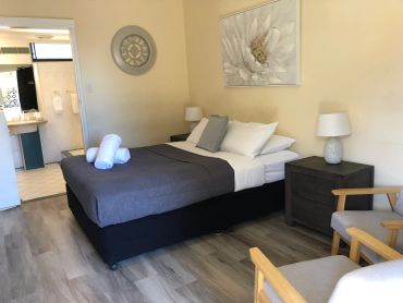 Jackie Howe Motel – Gallery
