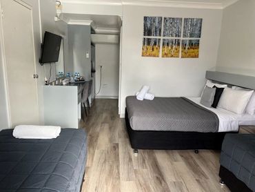 Jackie Howe Motel – Gallery