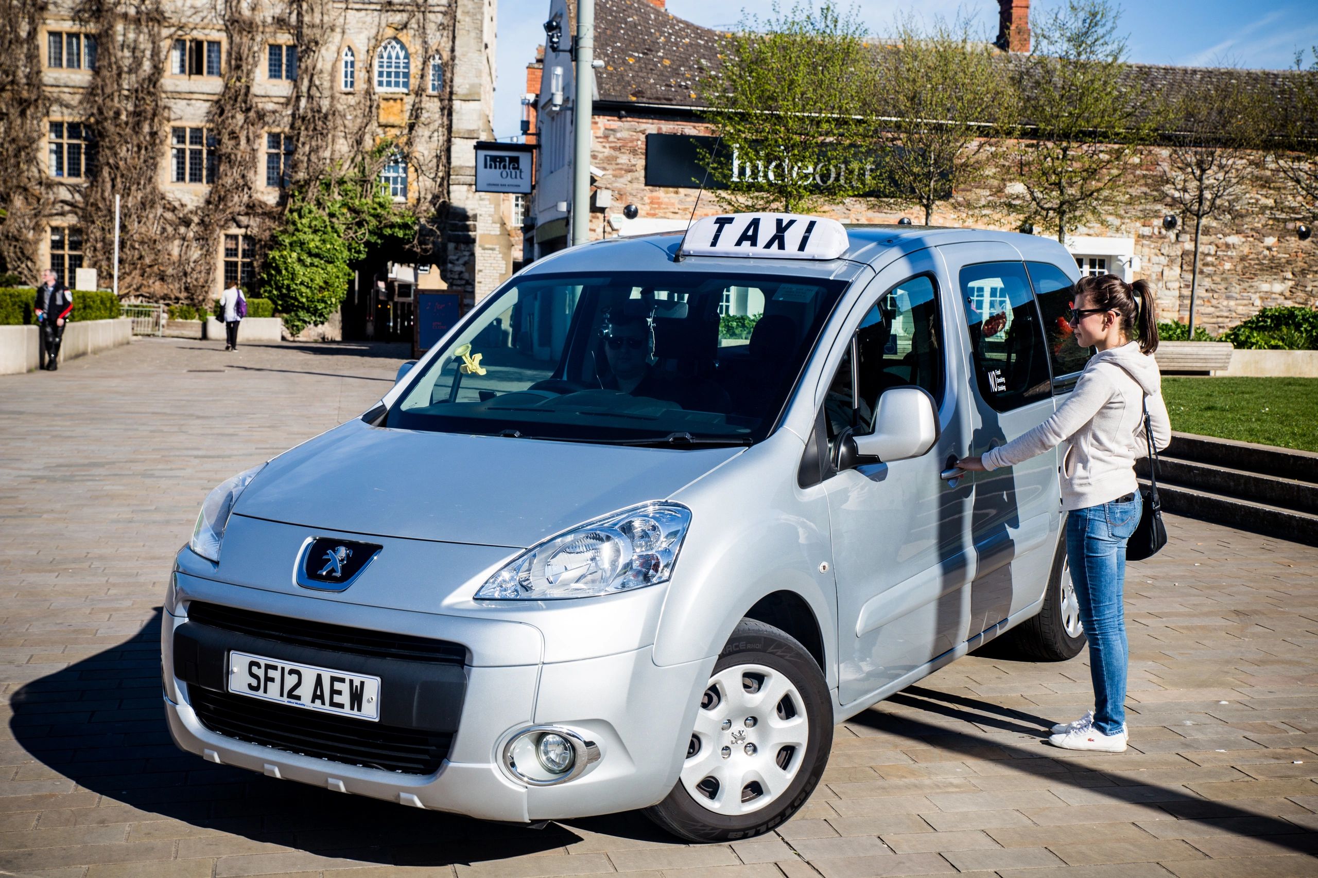 TNT Taxis - Taxi Service, Taxi Taunton, Airport Transfer