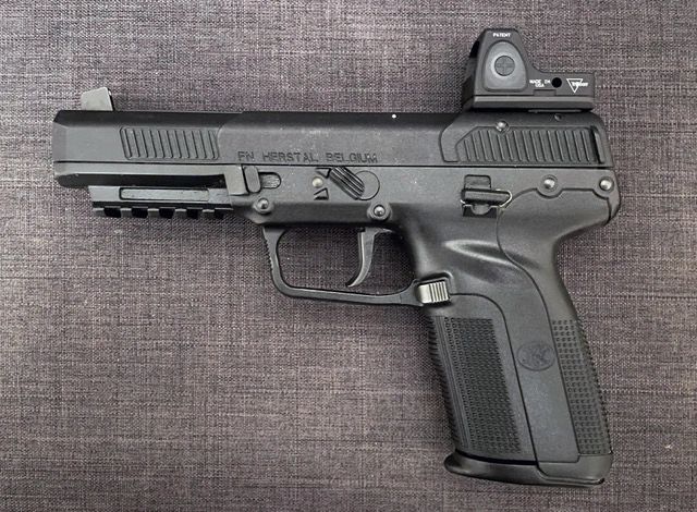 Trijicon RMR CC with MKII Mount