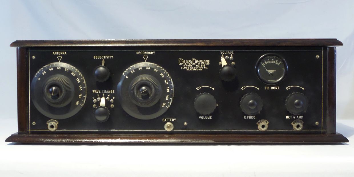Radio Gallery 2 | Roaring Twenties Antique Radio Museum