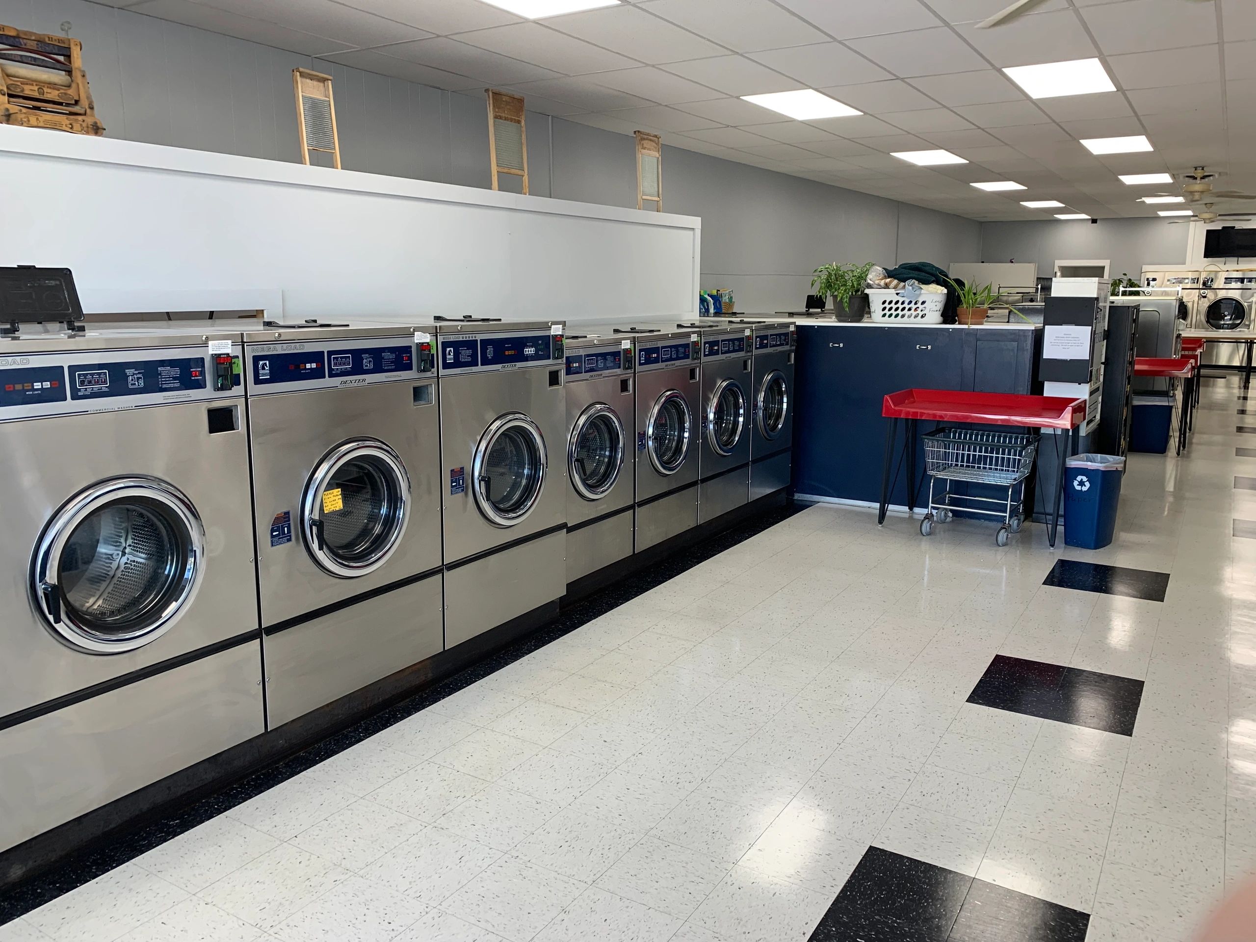 Wells Super Wash - 24/7 Laundromat, Dry Cleaning