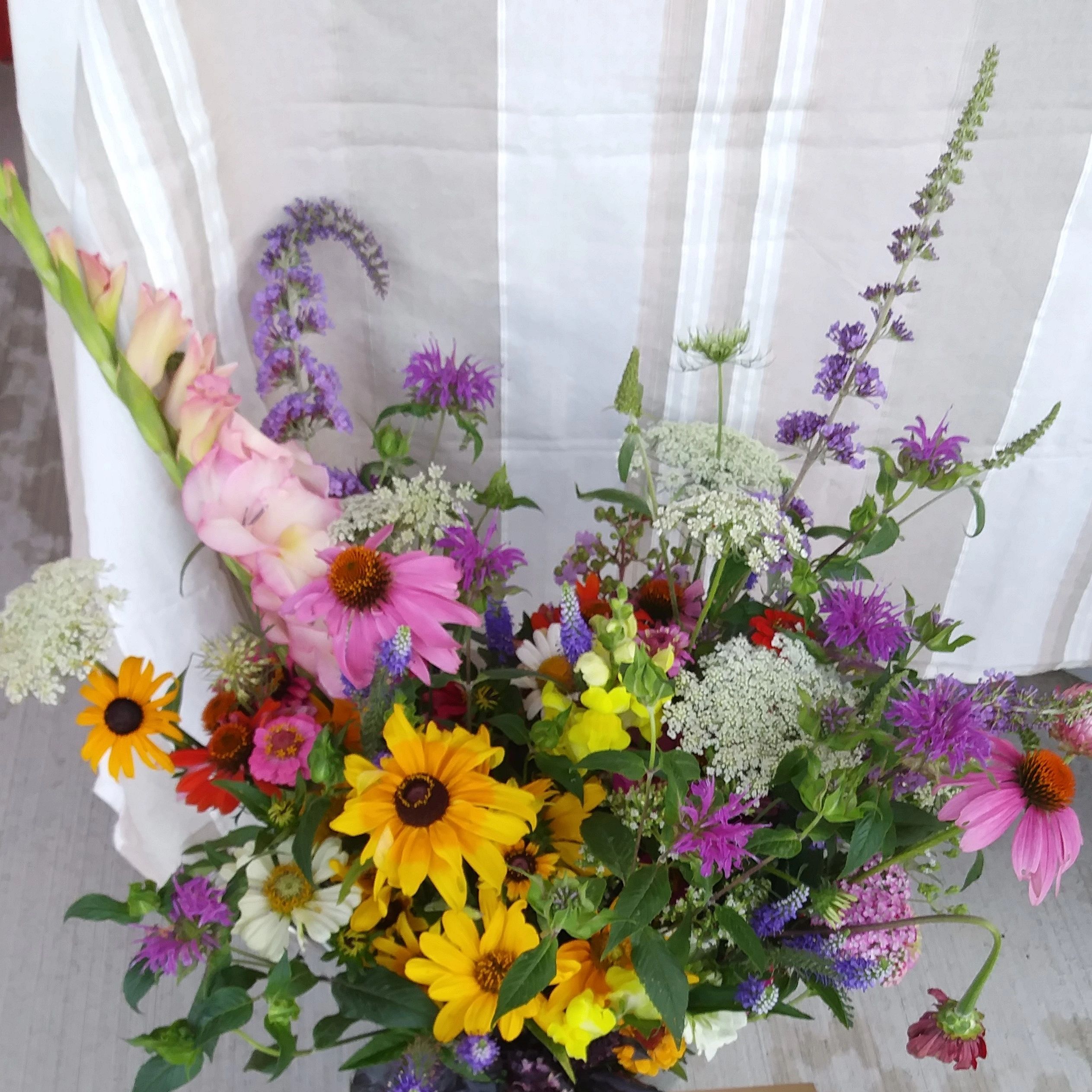Trails End Flower Farm - Fresh Cut Flowers, Flower Bouquets