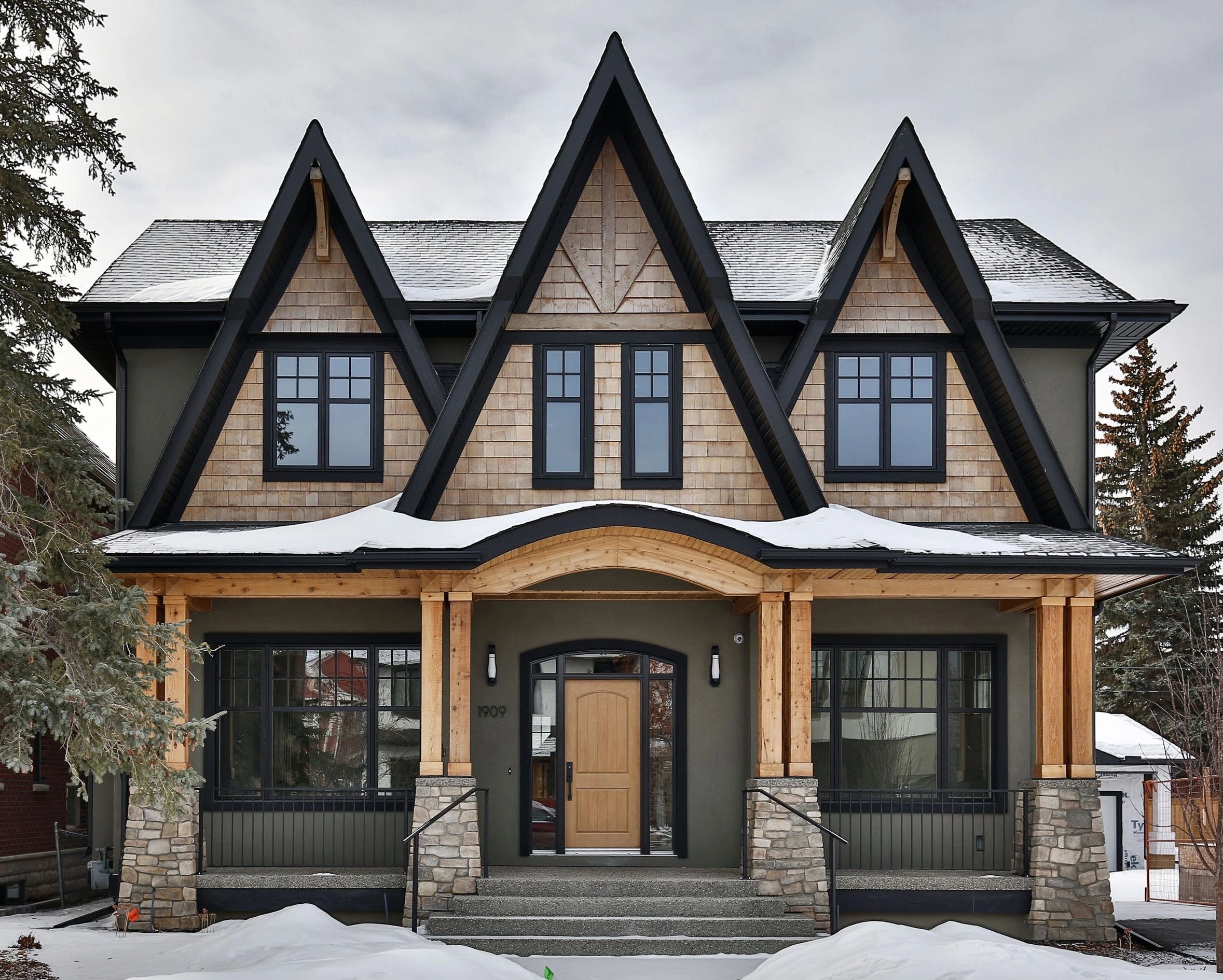 Luxco Builders Inc. - Custom Home Builders and Home Renovations