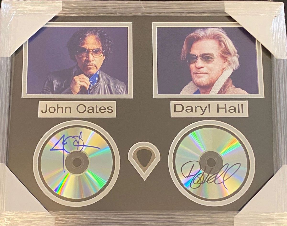 Daryl Hall & John Oates 15x19 Frame