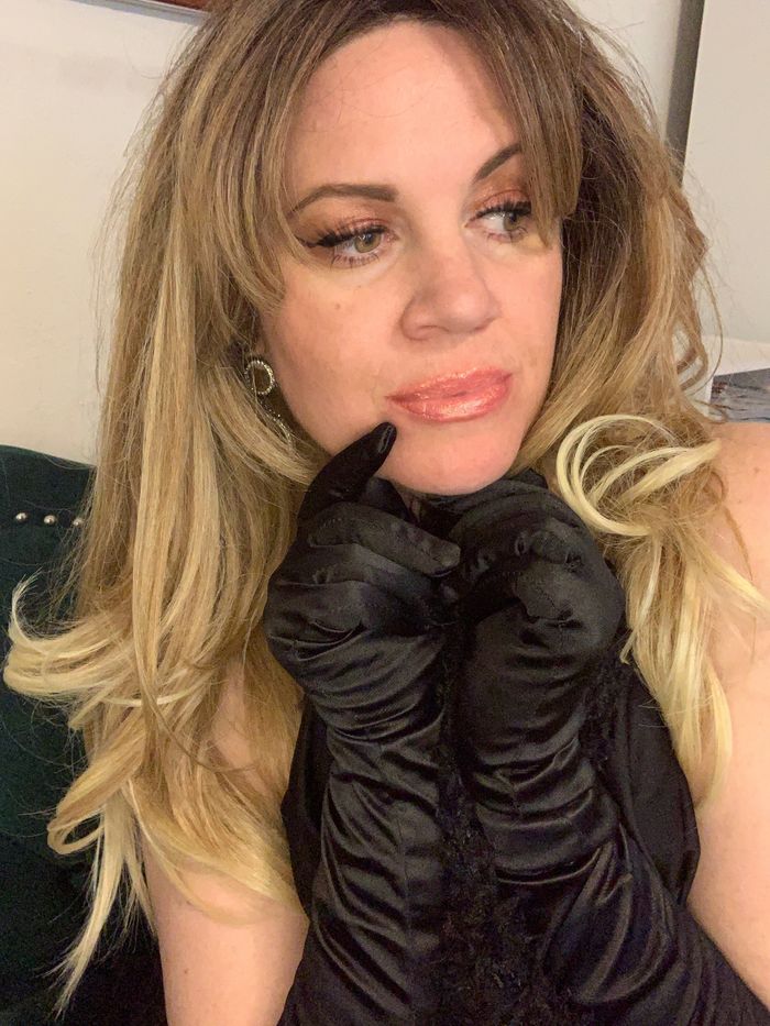 Amber Claire Official