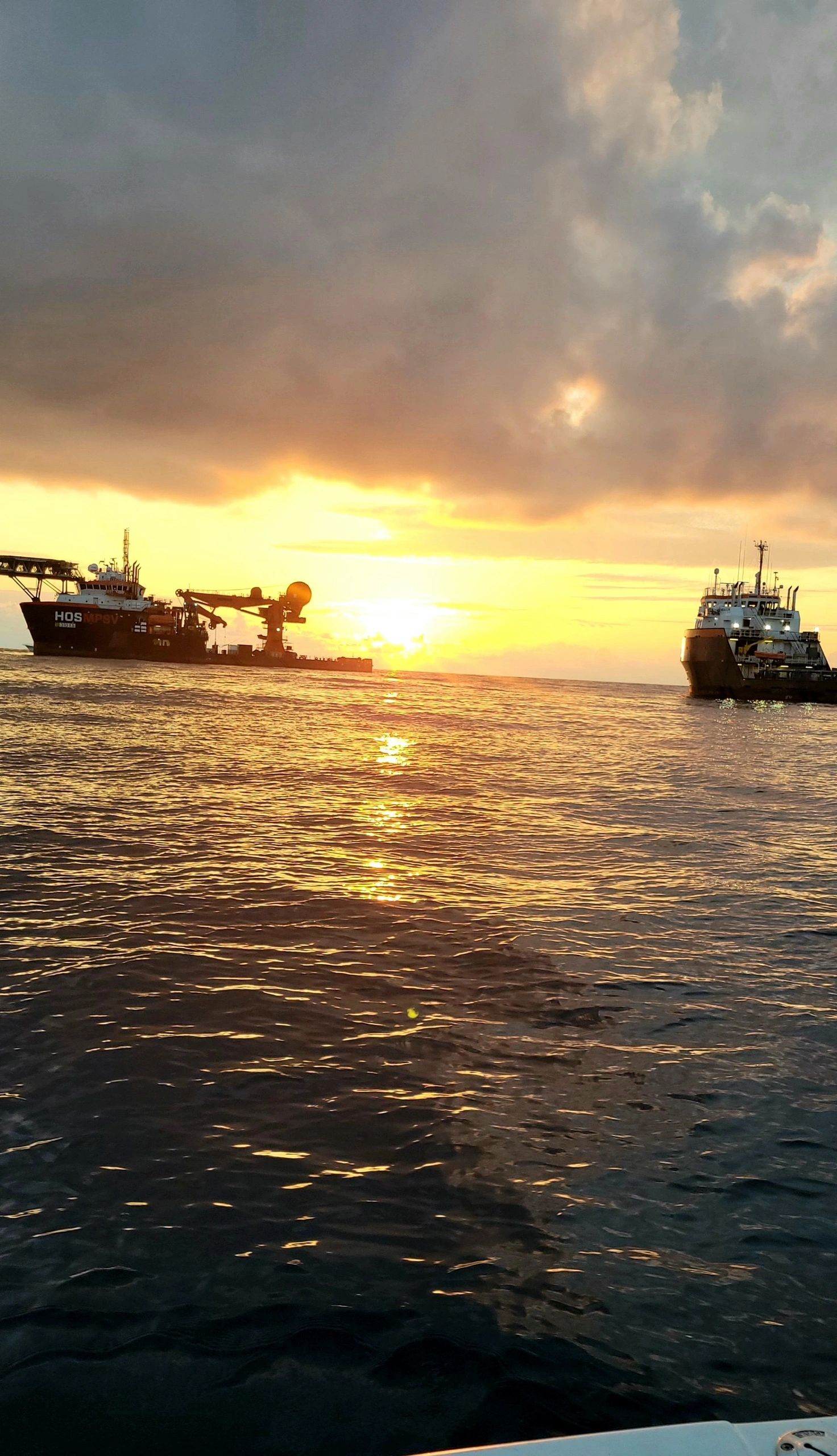 Hightidemarine and trailer