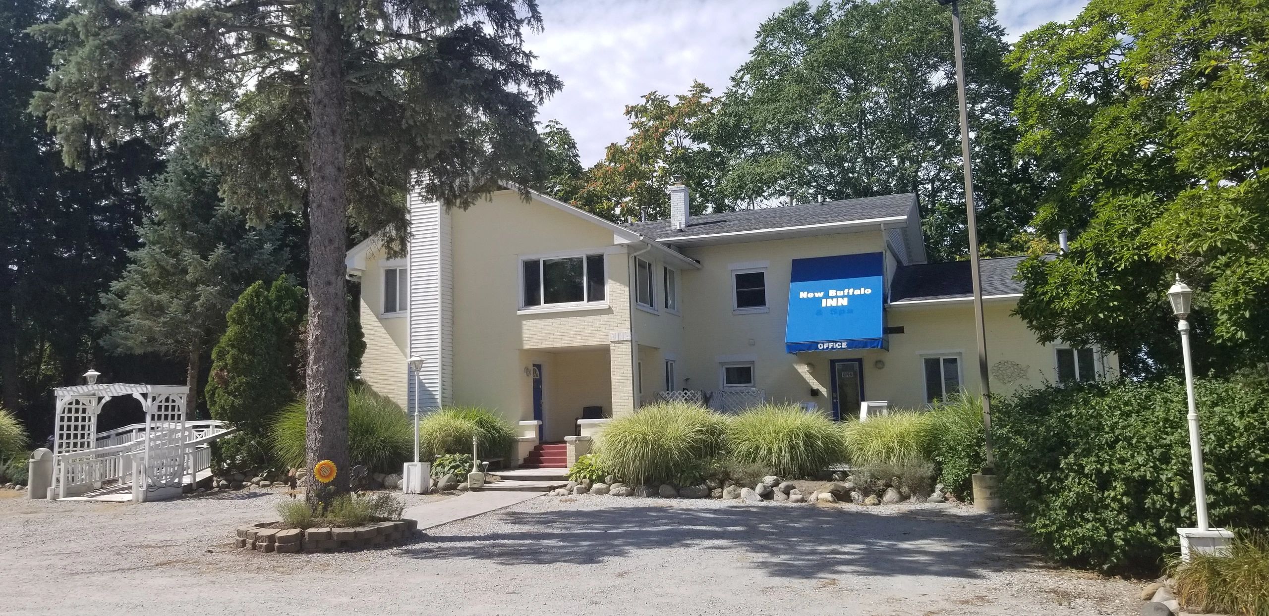 New Buffalo Inn & Spa - Lodging, Hotels, Resort, Accommodation