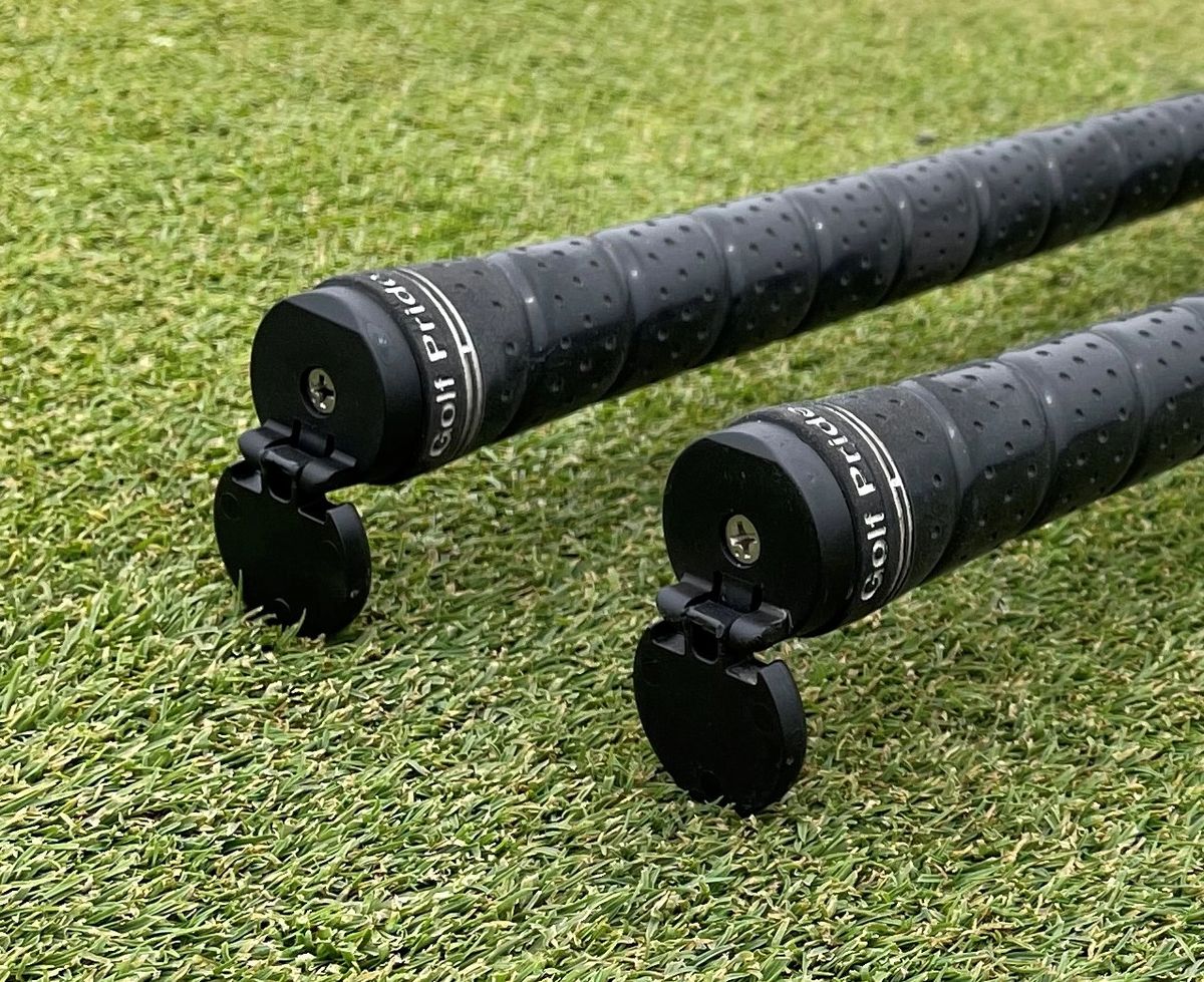 Golf Chipper and Putter Prop Stands – Round/Round Golf Club Stand Combo ...