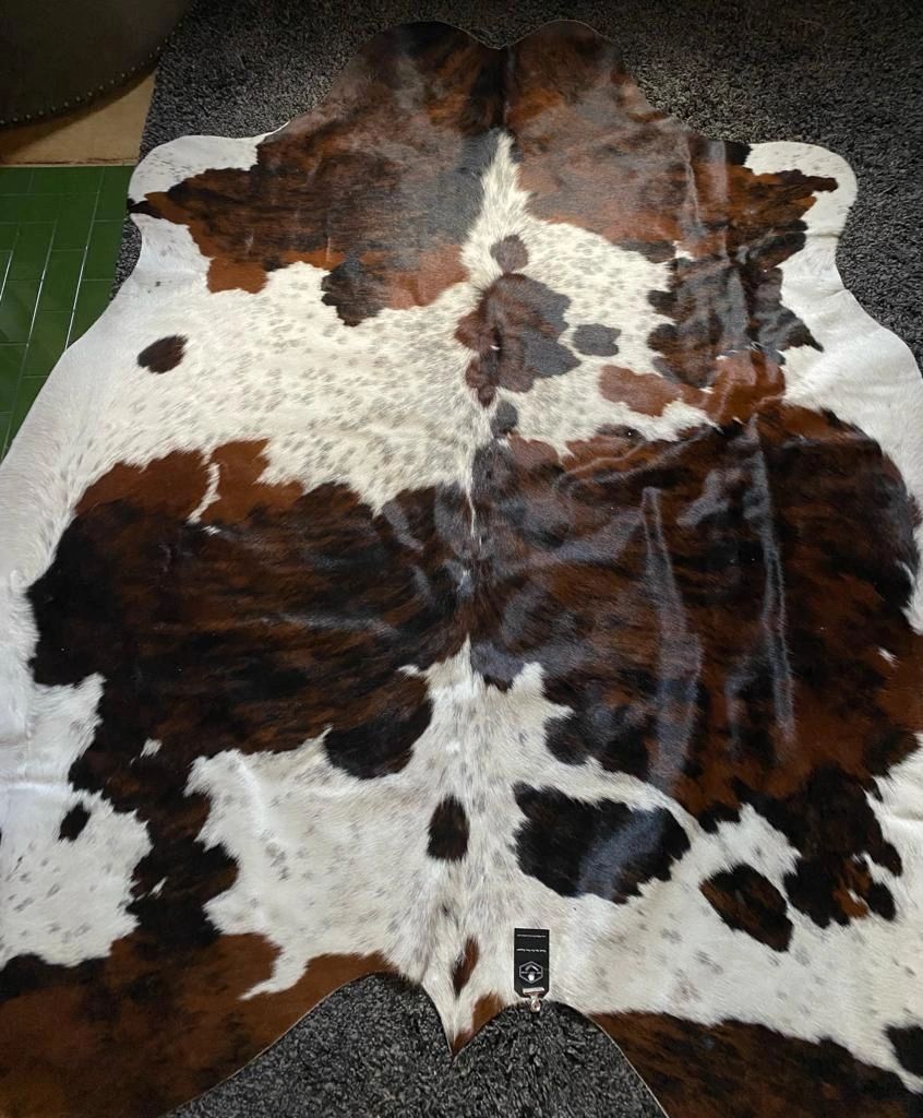 About Us | Hides-knives-leather