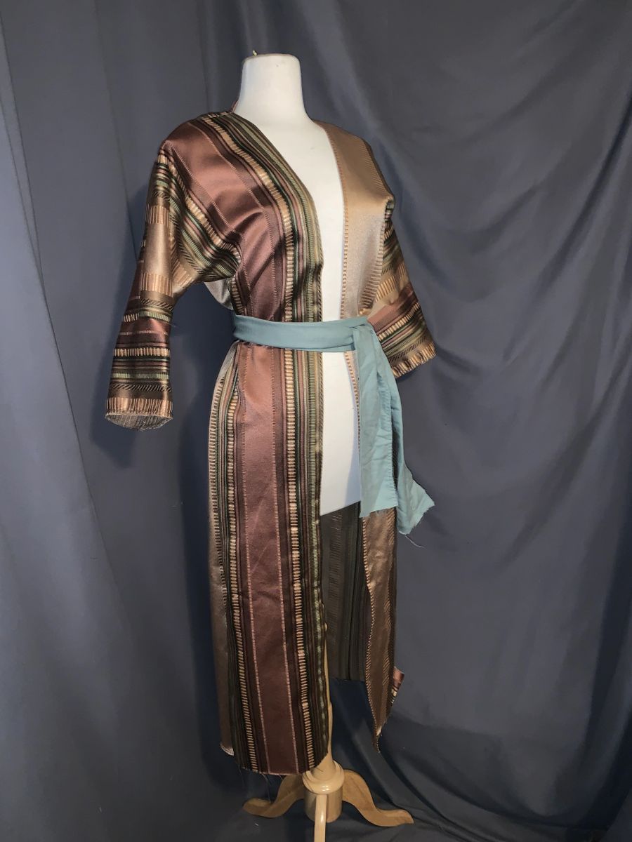 Over Robe