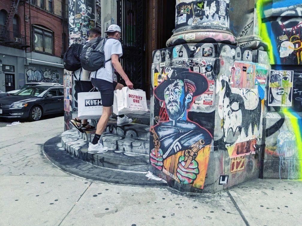 MIKE RAZ - Art Gallery, Contemporary Art, Interior Design and Decor