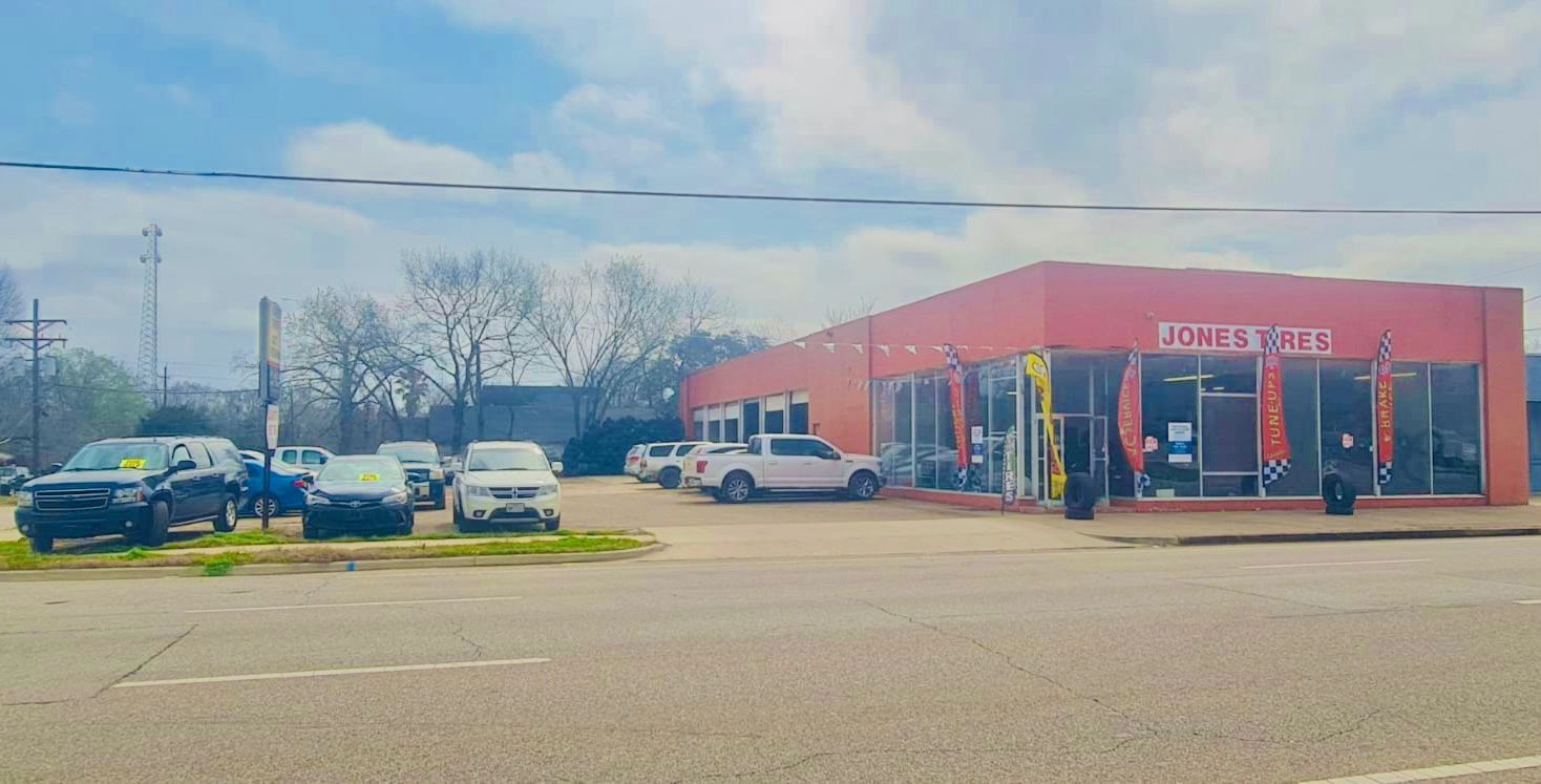 HOME [jonestirestore.com]