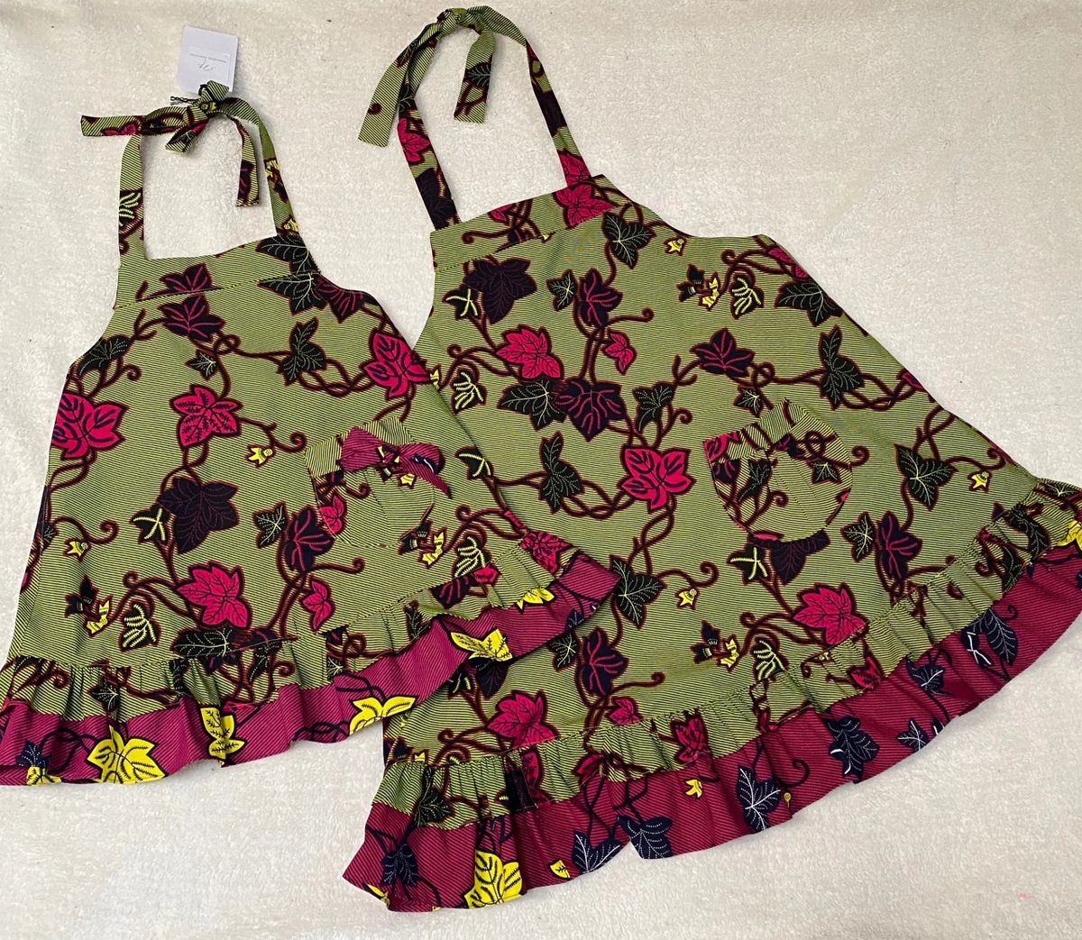 Aprons & Kitchen Linens