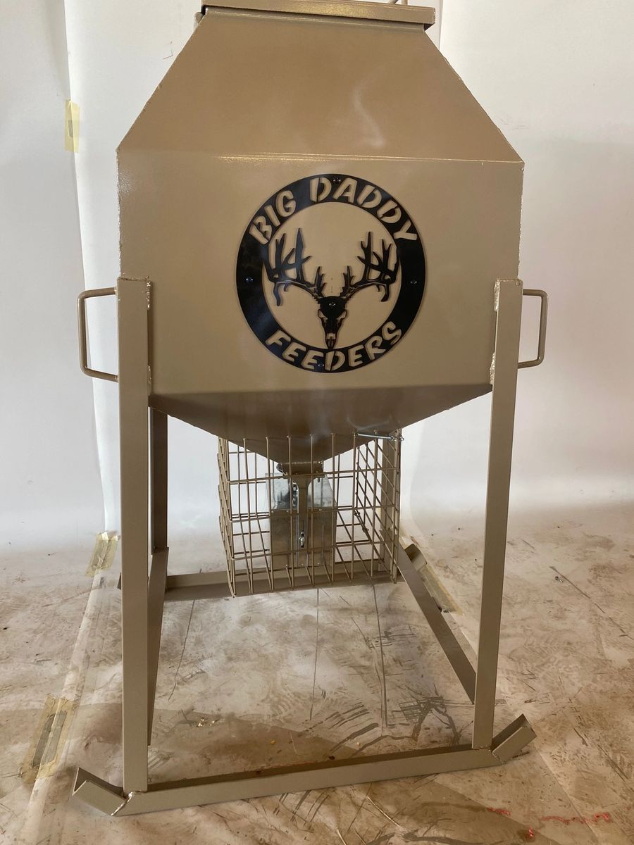 700lb LP (Low Profile) Big Game Feeder