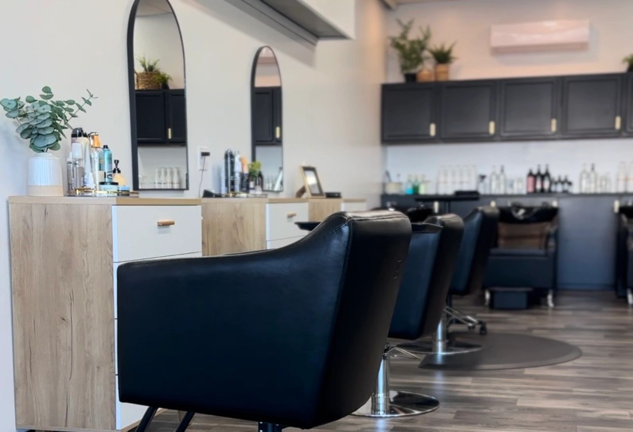 Golden Rayz - Hair, Eyelash Extensions, Tanning