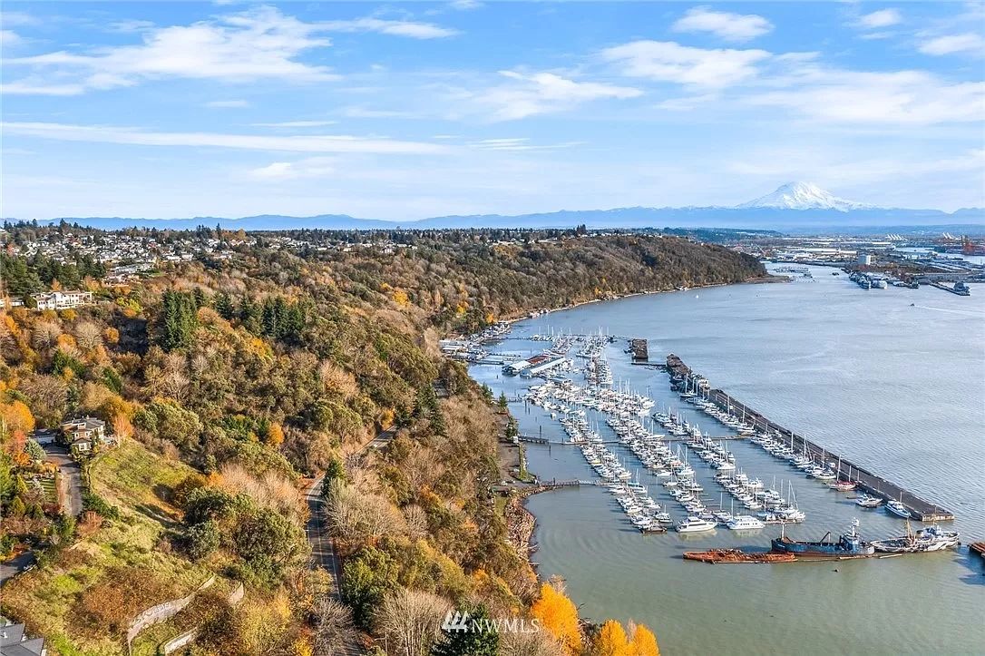 Tyee Marina - Moorage, Boat Slips, Great Prices