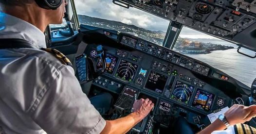 DRY HIRE 120 MINUTES BOEING 737 FLIGHT SIMULATOR HIRE