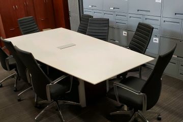 PRE-OWNED Conference Tabl | Denver Desks