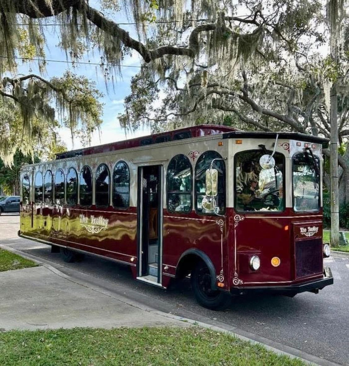 Narrated Historic Tours - Mount Dora Trolley