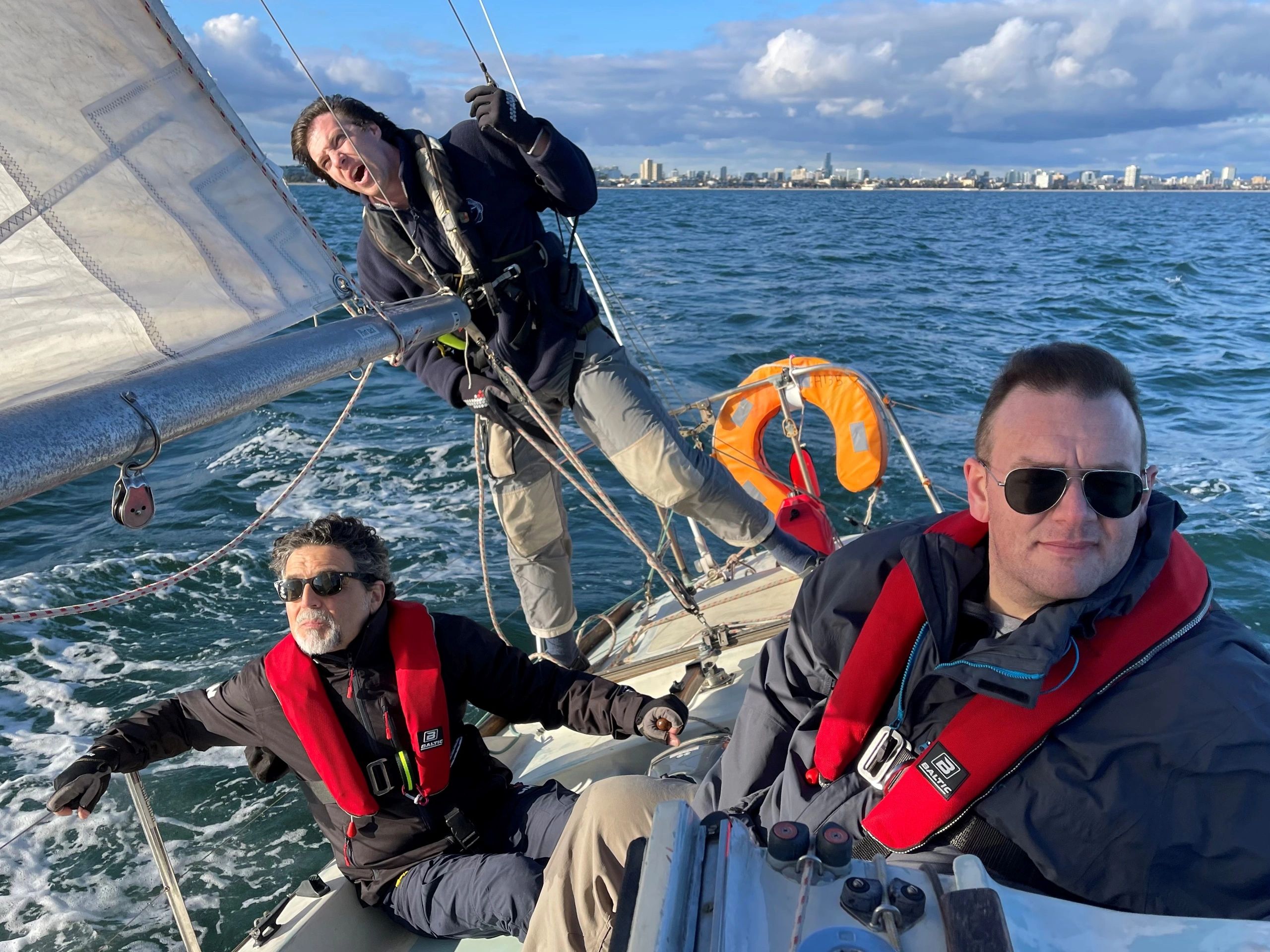 Hobsons Bay Yacht Club - Sailing Lessons, Sailing Courses, Learn to Sail