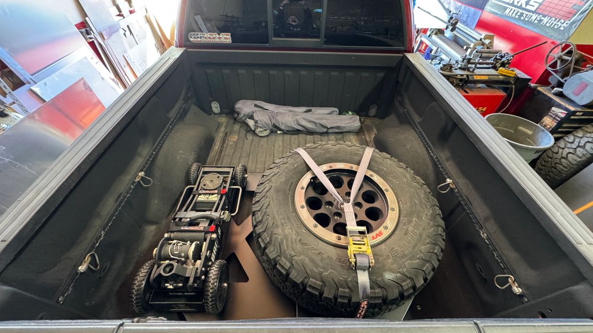 Gen1 Raptor Rear Horizontal Tire Carrier