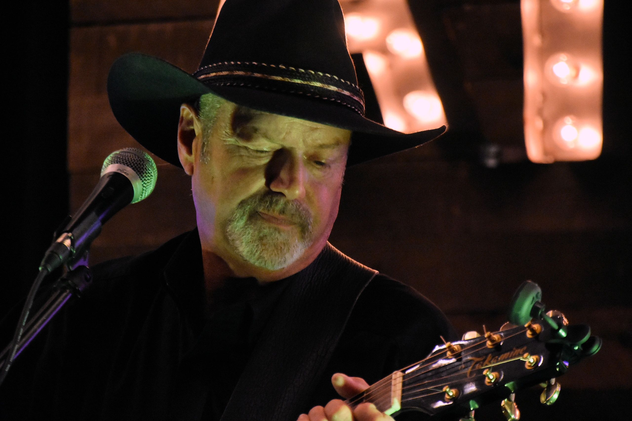 Roger Adams Music - Country Music, Singer Songwriter
