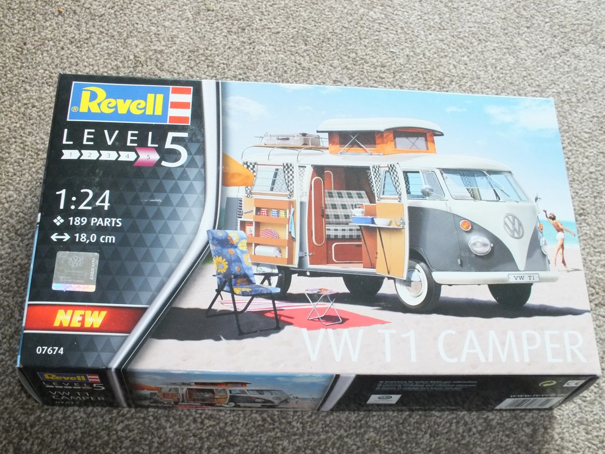 Revell 07674 VW T1 Camper 1:24 Model Kit