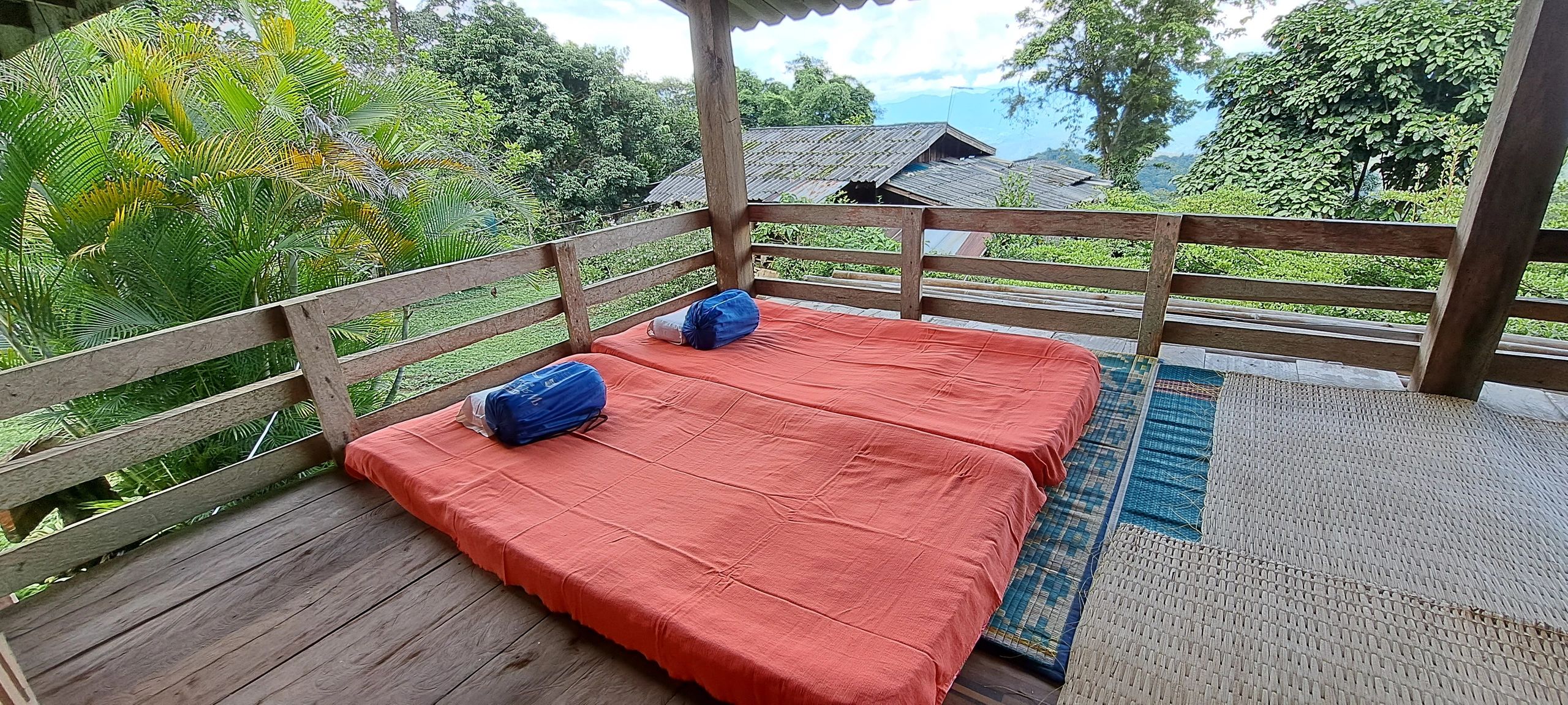 Trekking the Mae Taeng highlands