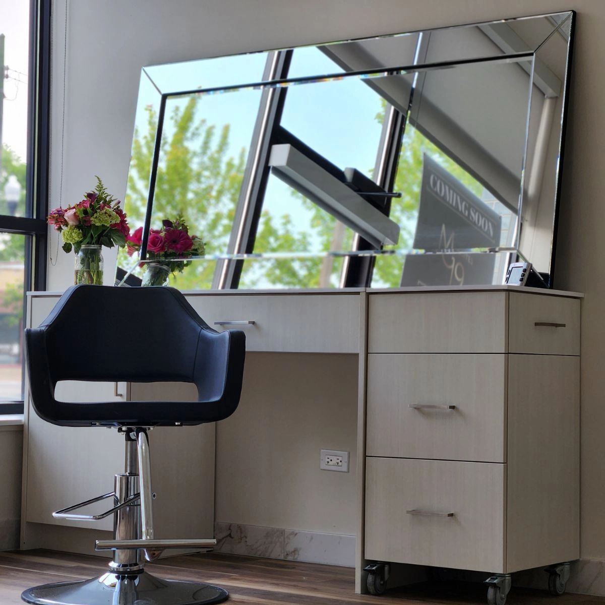 MG19 Salon Suites Professionals