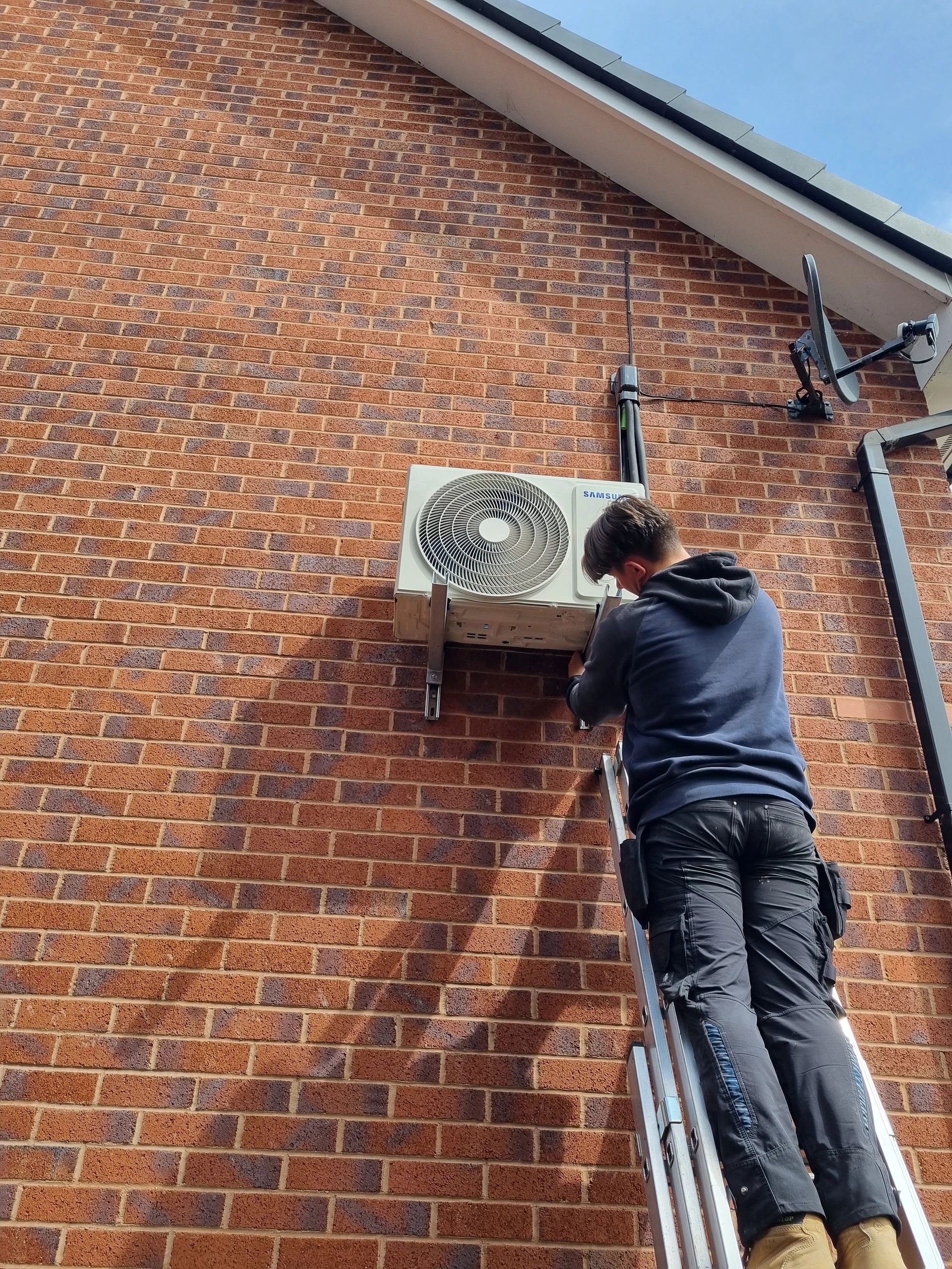 Moran Engineering Ltd Electrician Walk In Cooler Commercial