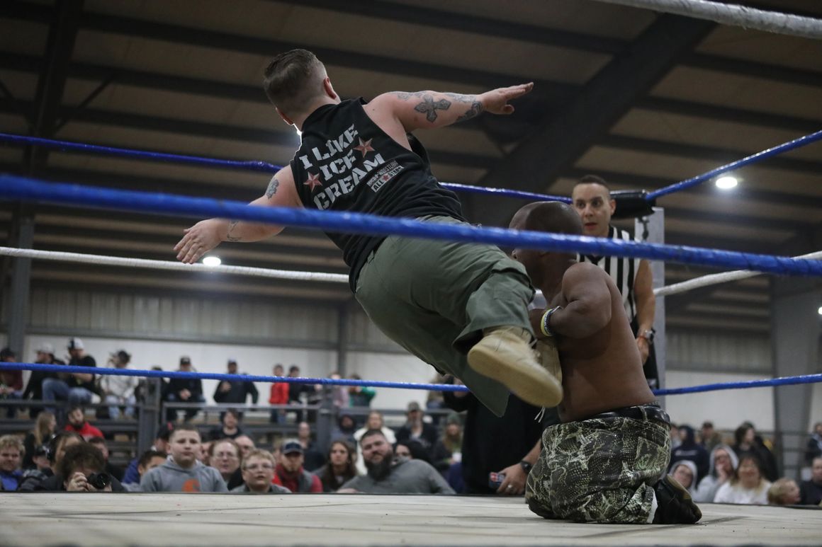 MIDGET MAYHEM - Midget Wrestling in Wisconsin | WI - Midget Mayhem Mini ...