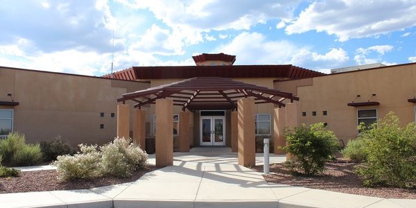 Ch'ooshgai Community School - Home