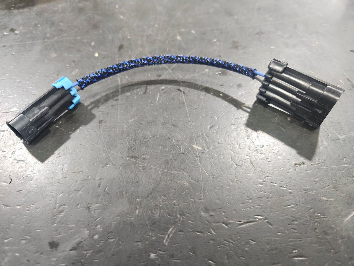 RS1 DIFF CONVERSION ADAPTER HARNESS PLUG